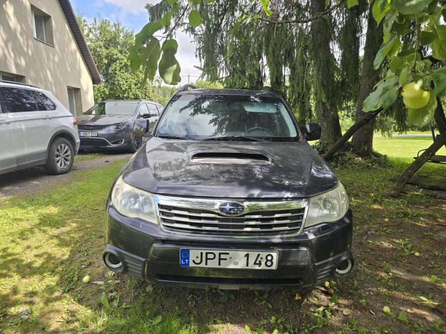 Grey Subaru Forester 2010 in Silale, with an engine capacity of 2.00 L and mileage of 270 thousand km for 1900 €, photo 3 on AUTOMOTO.COM.LV
