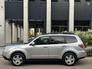 Grey Subaru Forester 2010 in Vilnius, with an engine capacity of 2.46 L and mileage of 225 thousand km for 2800 €, photo 4 on AUTOMOTO.COM.LV