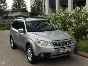 Grey Subaru Forester 2010 in Vilnius, with an engine capacity of 2.46 L and mileage of 225 thousand km for 2800 €, photo 7 on AUTOMOTO.COM.LV