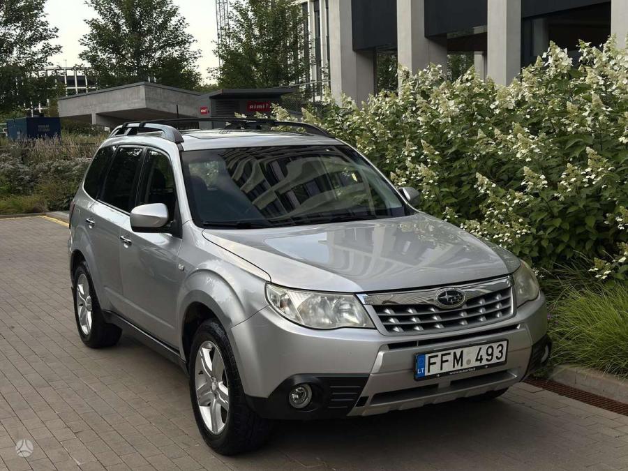 Grey Subaru Forester 2010 in Vilnius, with an engine capacity of 2.46 L and mileage of 225 thousand km for 2800 €, photo 7 on AUTOMOTO.COM.LV