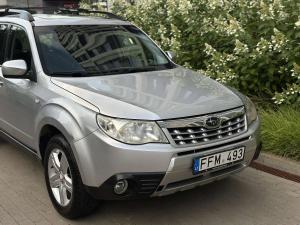 Grey Subaru Forester 2010 in Vilnius, with an engine capacity of 2.46 L and mileage of 225 thousand km for 2800 €, photo 8 on AUTOMOTO.COM.LV