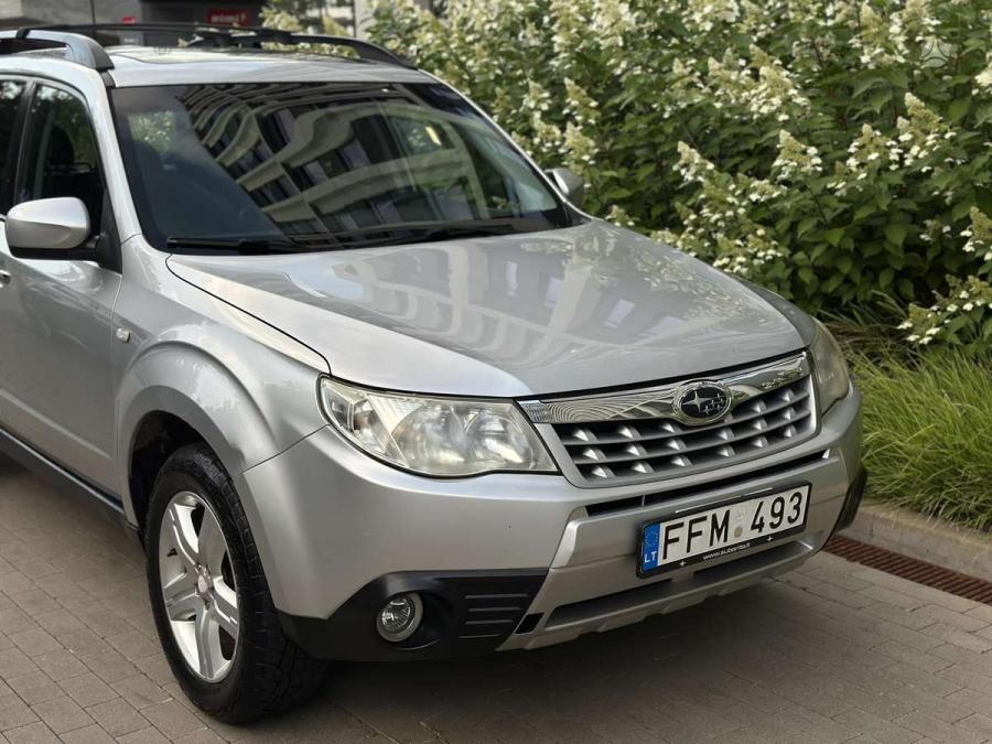 Grey Subaru Forester 2010 in Vilnius, with an engine capacity of 2.46 L and mileage of 225 thousand km for 2800 €, photo 8 on AUTOMOTO.COM.LV
