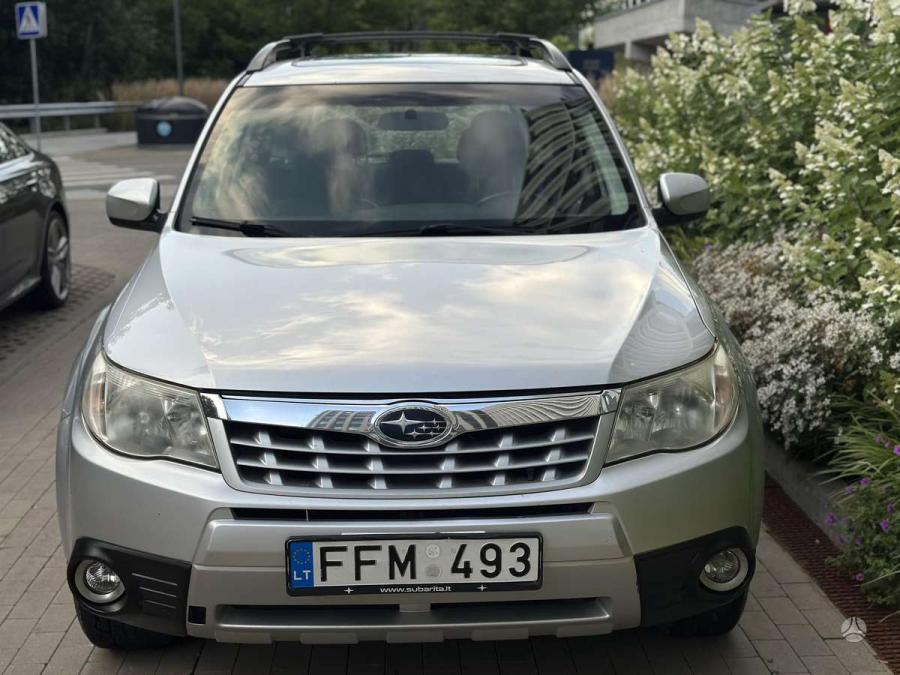 Grey Subaru Forester 2010 in Vilnius, with an engine capacity of 2.46 L and mileage of 225 thousand km for 2800 €, photo 9 on AUTOMOTO.COM.LV