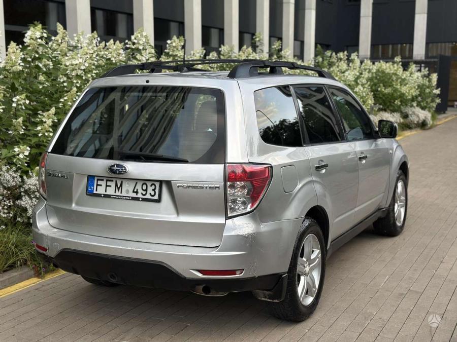 Grey Subaru Forester 2010 in Vilnius, with an engine capacity of 2.46 L and mileage of 225 thousand km for 2800 €, photo 10 on AUTOMOTO.COM.LV