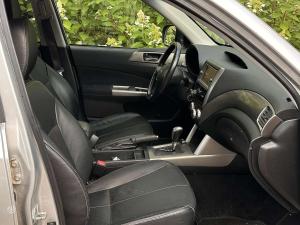 Grey Subaru Forester 2010 in Vilnius, with an engine capacity of 2.46 L and mileage of 225 thousand km for 2800 €, photo 12 on AUTOMOTO.COM.LV