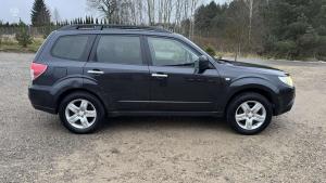 Pelēks Subaru Forester 2011 Viļņa, ar dzinēja tilpumu 1.99 L un nobraukumu 296 tūkst. km par 3999 €, foto 3 vietnē AUTOMOTO.COM.LV