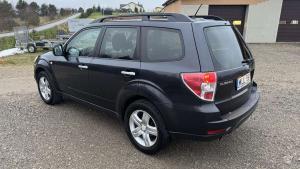 Pelēks Subaru Forester 2011 Viļņa, ar dzinēja tilpumu 1.99 L un nobraukumu 296 tūkst. km par 3999 €, foto 6 vietnē AUTOMOTO.COM.LV