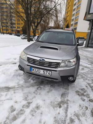 Pelēks Subaru Forester 2011 Kauņa, ar dzinēja tilpumu 2.00 L un nobraukumu 231 tūkst. km par 4300 €, foto  vietnē AUTOMOTO.COM.LV