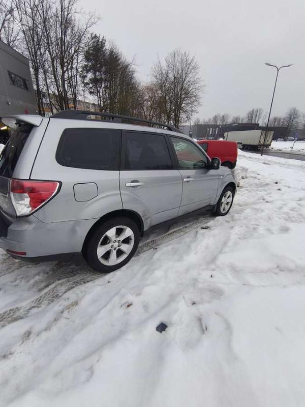 Grey Subaru Forester 2011 in Kaunas, with an engine capacity of 2.00 L and mileage of 231 thousand km for 4300 €, photo 4 on AUTOMOTO.COM.LV
