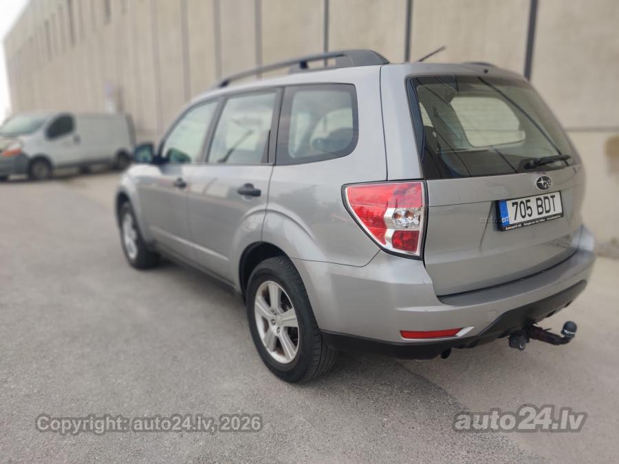 Grey Subaru Forester 2011 in Tartu, with an engine capacity of 2.00 L and mileage of 170 thousand km for 5900 €, photo 4 on AUTOMOTO.COM.LV