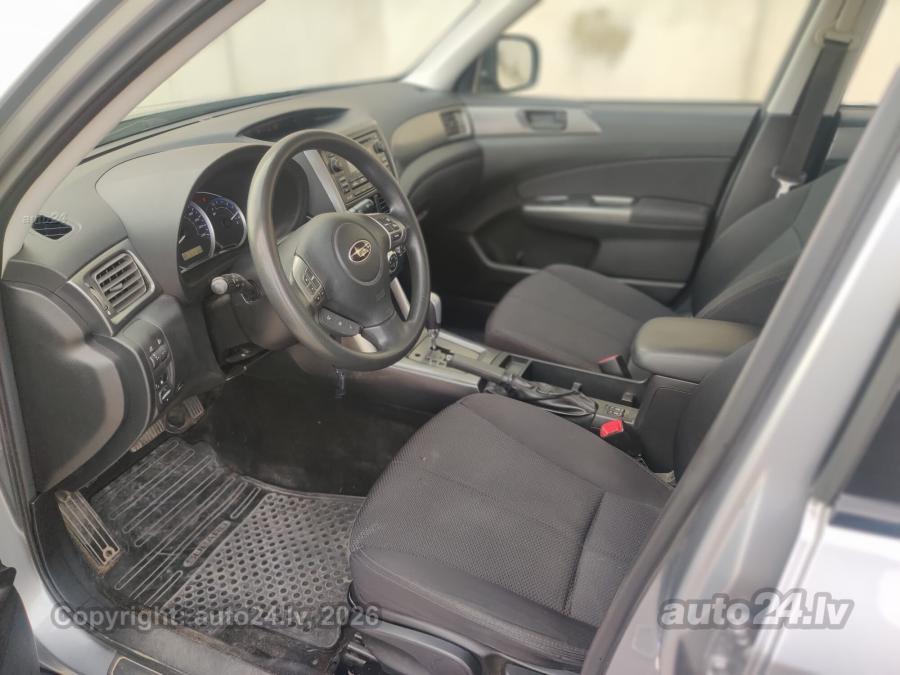Grey Subaru Forester 2011 in Tartu, with an engine capacity of 2.00 L and mileage of 170 thousand km for 5900 €, photo 8 on AUTOMOTO.COM.LV