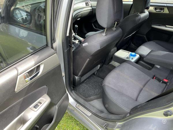 Grey Subaru Forester 2011 in Kaunas, with an engine capacity of 2.00 L and mileage of 337 thousand km for 3200 €, photo 8 on AUTOMOTO.COM.LV