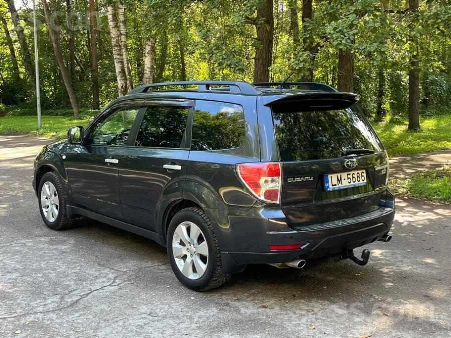 Grey Subaru Forester 2011 in Riga, with an engine capacity of 2.00 L and mileage of 0 thousand km for 6999 €, photo 4 on AUTOMOTO.COM.LV