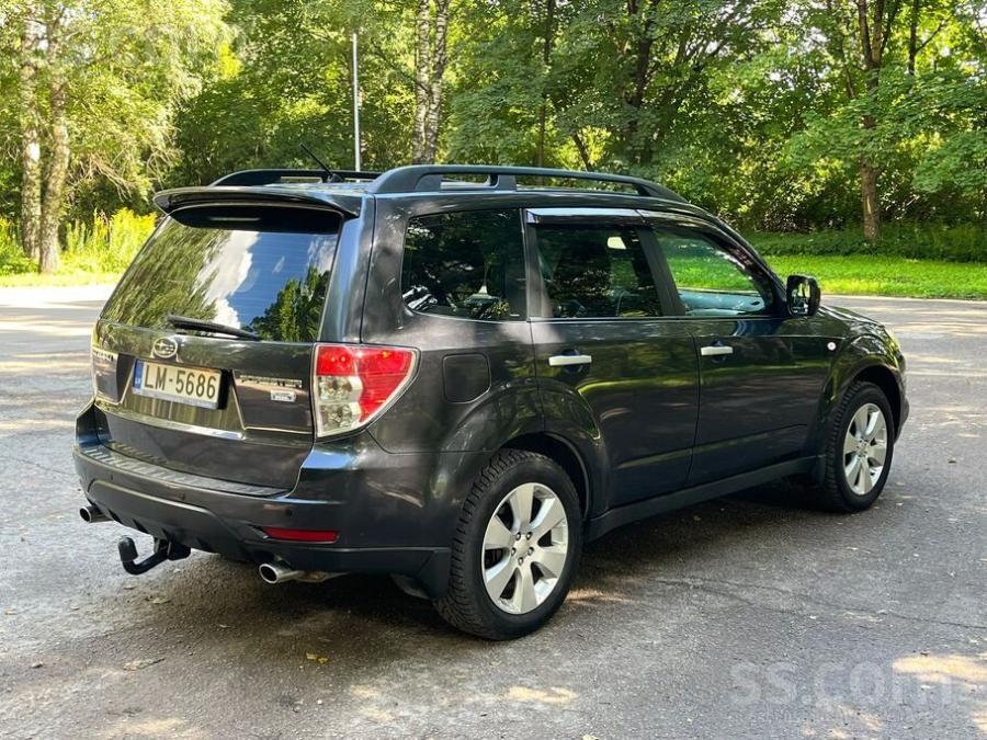 Grey Subaru Forester 2011 in Riga, with an engine capacity of 2.00 L and mileage of 0 thousand km for 6999 €, photo 6 on AUTOMOTO.COM.LV