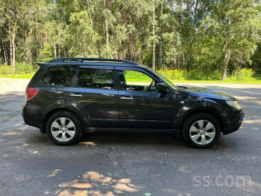 Grey Subaru Forester 2011 in Riga, with an engine capacity of 2.00 L and mileage of 0 thousand km for 6999 €, photo 7 on AUTOMOTO.COM.LV