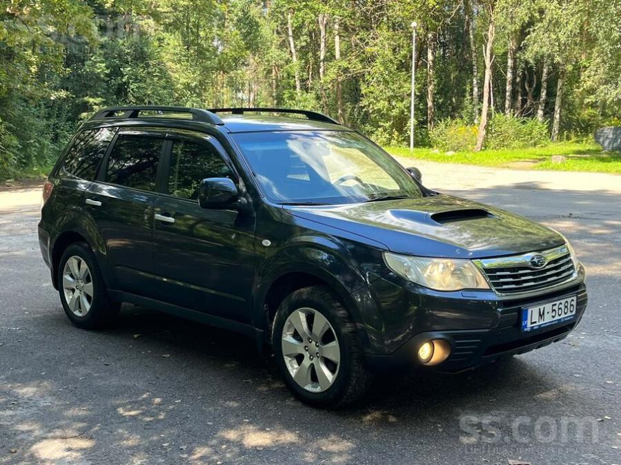 Grey Subaru Forester 2011 in Riga, with an engine capacity of 2.00 L and mileage of 0 thousand km for 6999 €, photo 8 on AUTOMOTO.COM.LV