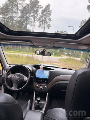 Grey Subaru Forester 2011 in Riga, with an engine capacity of 2.00 L and mileage of 334 thousand km for 5000 €, photo 6 on AUTOMOTO.COM.LV