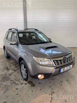Pelēks Subaru Forester 2012 Balvi, ar dzinēja tilpumu 2.00 L un nobraukumu 0 tūkst. km par 3699 €, foto 3 vietnē AUTOMOTO.COM.LV