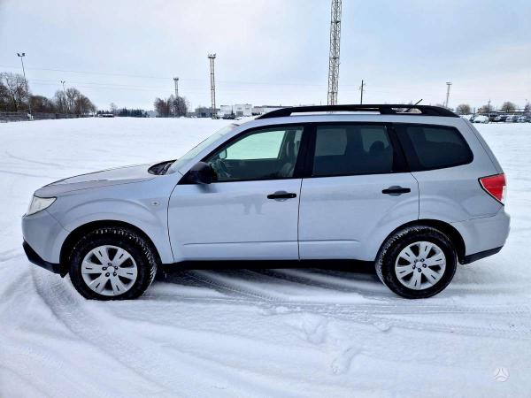 Pelēks Subaru Forester 2012 Marijampole, ar dzinēja tilpumu 2.00 L un nobraukumu 216 tūkst. km par 6150 €, foto 1 vietnē AUTOMOTO.COM.LV
