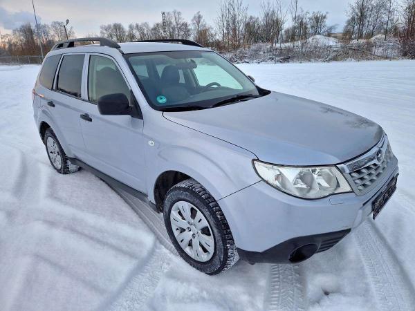 Pelēks Subaru Forester 2012 Marijampole, ar dzinēja tilpumu 2.00 L un nobraukumu 216 tūkst. km par 6150 €, foto 4 vietnē AUTOMOTO.COM.LV