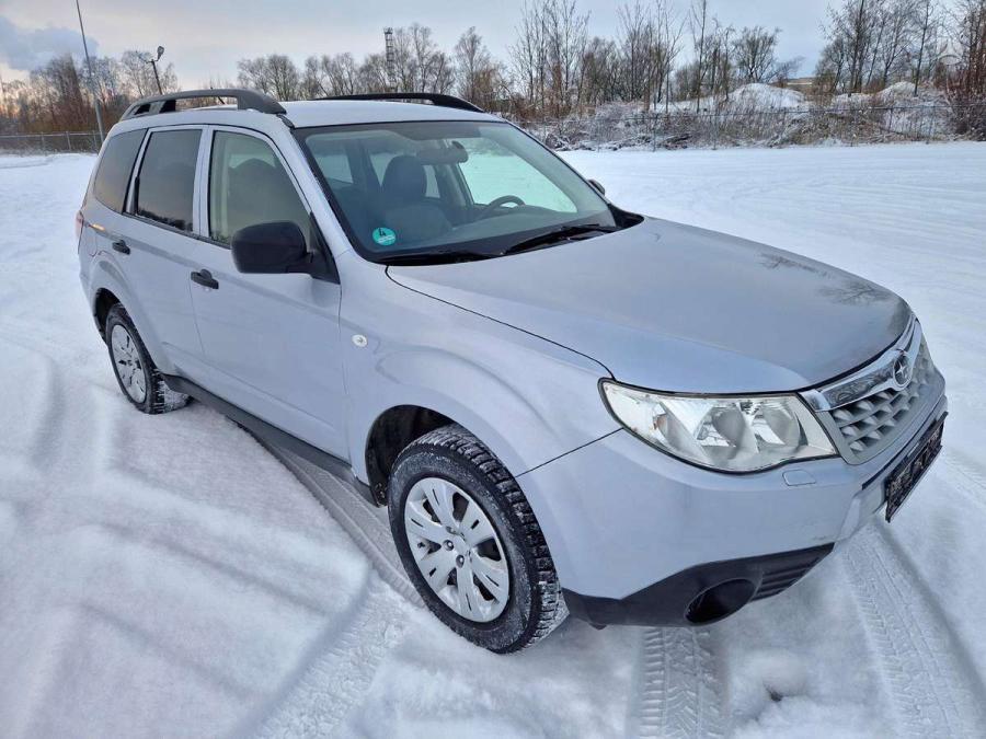 Grey Subaru Forester 2012 in Marijampole, with an engine capacity of 2.00 L and mileage of 216 thousand km for 6150 €, photo 4 on AUTOMOTO.COM.LV