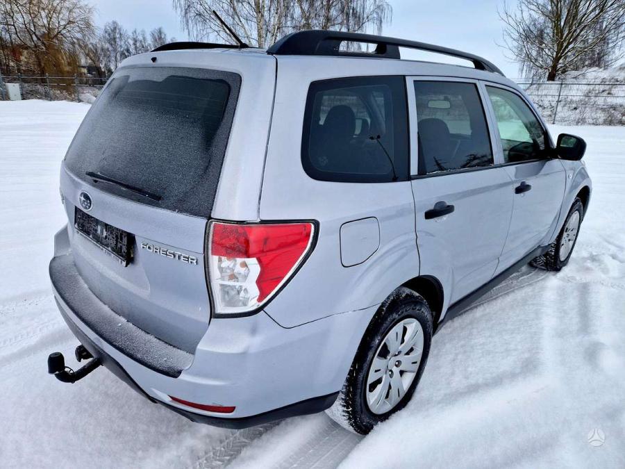 Grey Subaru Forester 2012 in Marijampole, with an engine capacity of 2.00 L and mileage of 216 thousand km for 6150 €, photo 6 on AUTOMOTO.COM.LV
