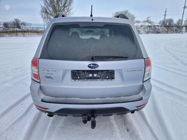 Pelēks Subaru Forester 2012 Marijampole, ar dzinēja tilpumu 2.00 L un nobraukumu 216 tūkst. km par 6150 €, foto 7 vietnē AUTOMOTO.COM.LV