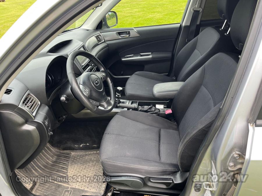 Pelēks Subaru Forester 2012 Tartu, ar dzinēja tilpumu 2.00 L un nobraukumu 281 tūkst. km par 4000 €, foto 9 vietnē AUTOMOTO.COM.LV