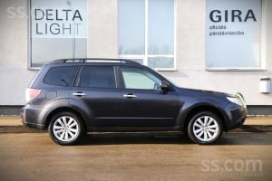 Pelēks Subaru Forester 2012 Rīga, ar dzinēja tilpumu 2.00 L un nobraukumu 375 tūkst. km par 4495 €, foto 4 vietnē AUTOMOTO.COM.LV