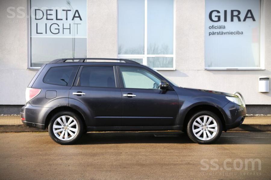 Pelēks Subaru Forester 2012 Rīga, ar dzinēja tilpumu 2.00 L un nobraukumu 375 tūkst. km par 4495 €, foto 4 vietnē AUTOMOTO.COM.LV