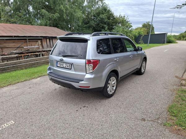 Grey Subaru Forester 2012 in Anyksciai, with an engine capacity of 2.00 L and mileage of 244 thousand km for 6499 €, photo 4 on AUTOMOTO.COM.LV