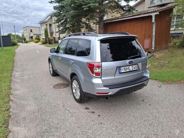 Grey Subaru Forester 2012 in Anyksciai, with an engine capacity of 2.00 L and mileage of 244 thousand km for 6499 €, photo 5 on AUTOMOTO.COM.LV