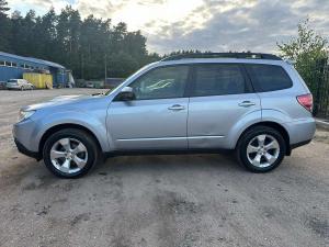 Grey Subaru Forester 2012 in Vilnius, with an engine capacity of 2.00 L and mileage of 236 thousand km for 2100 €, photo 3 on AUTOMOTO.COM.LV