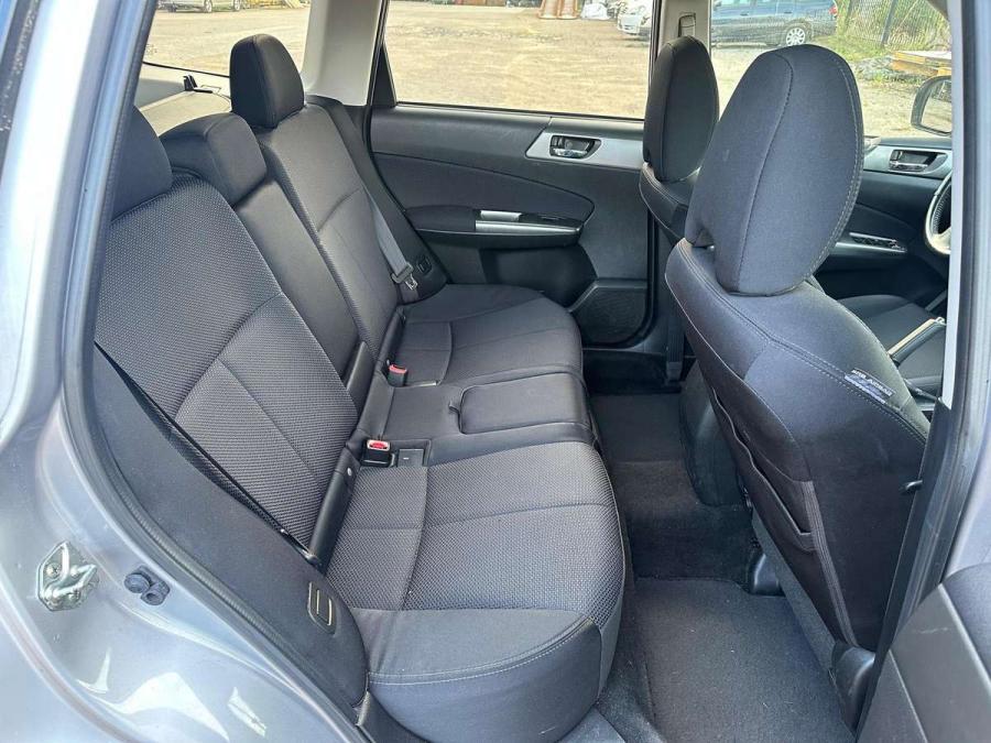 Grey Subaru Forester 2012 in Vilnius, with an engine capacity of 2.00 L and mileage of 236 thousand km for 2100 €, photo 15 on AUTOMOTO.COM.LV