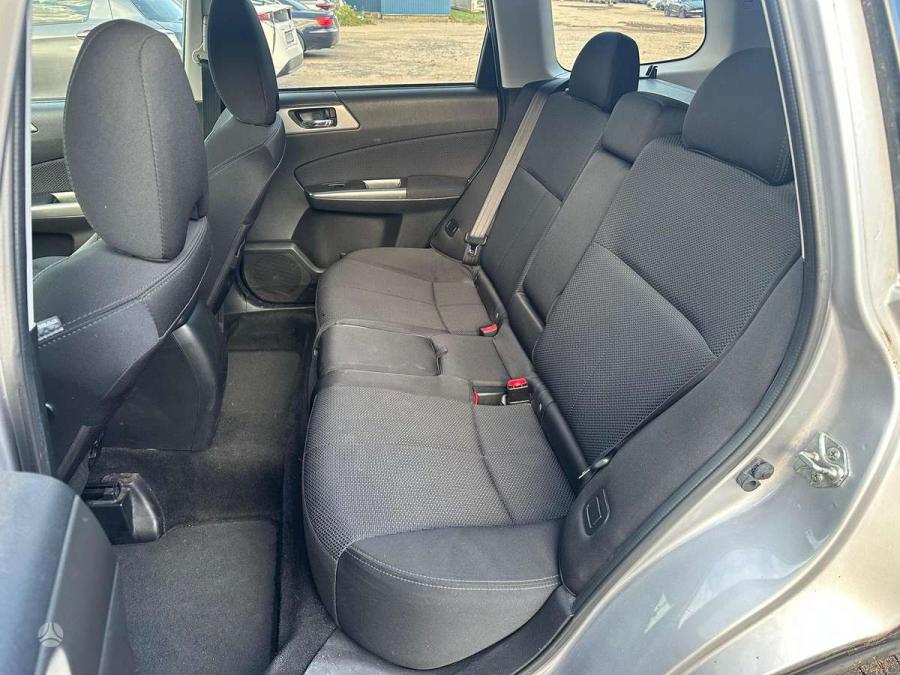 Grey Subaru Forester 2012 in Vilnius, with an engine capacity of 2.00 L and mileage of 236 thousand km for 2100 €, photo 22 on AUTOMOTO.COM.LV