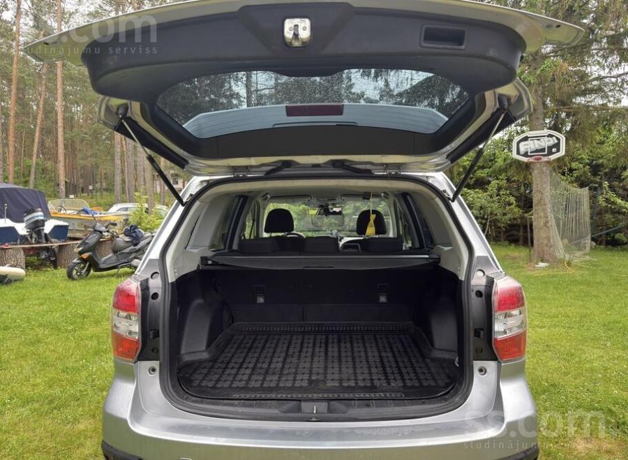 Grey Subaru Forester 2013 in Riga, with an engine capacity of 2.00 L and mileage of 200 thousand km for 9500 €, photo 8 on AUTOMOTO.COM.LV