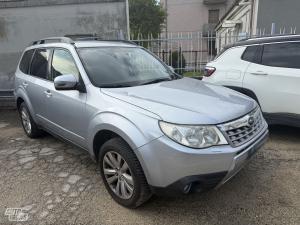 Grey Subaru Forester 2013 in Utena, with an engine capacity of 2.00 L and mileage of 220 thousand km for 6950 €, photo  on AUTOMOTO.COM.LV