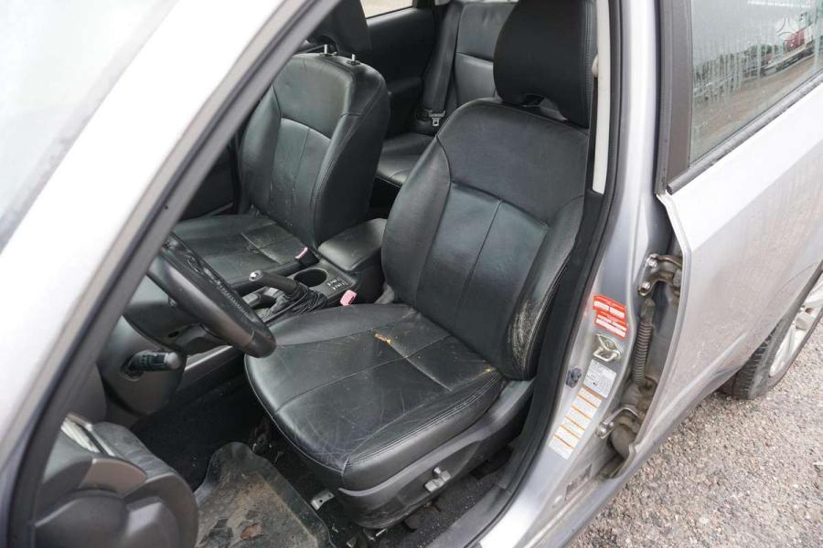Grey Subaru Forester 2013 in Klaipeda, with an engine capacity of 2.00 L and mileage of 245 thousand km for 2300 €, photo 7 on AUTOMOTO.COM.LV