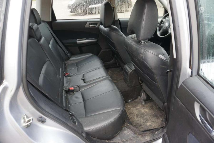 Grey Subaru Forester 2013 in Klaipeda, with an engine capacity of 2.00 L and mileage of 245 thousand km for 2300 €, photo 12 on AUTOMOTO.COM.LV