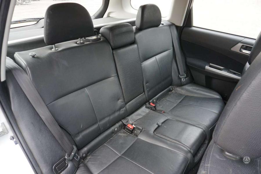 Grey Subaru Forester 2013 in Klaipeda, with an engine capacity of 2.00 L and mileage of 245 thousand km for 2300 €, photo 13 on AUTOMOTO.COM.LV