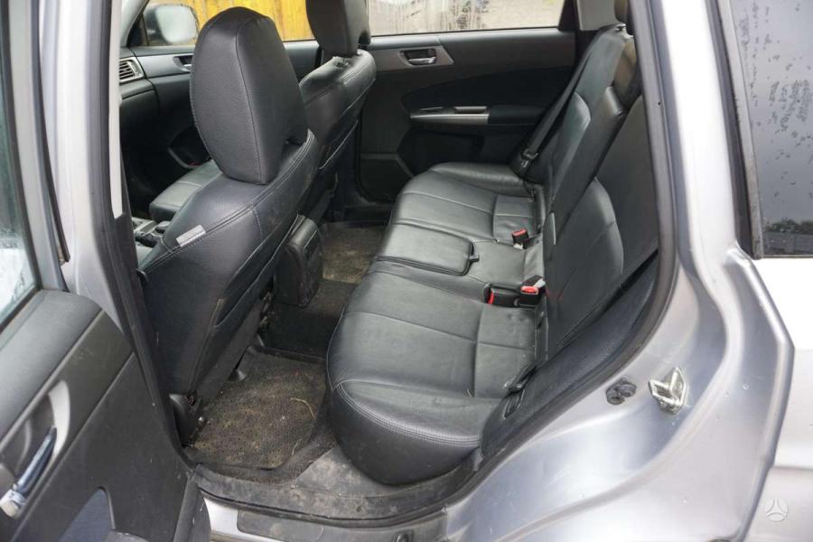 Grey Subaru Forester 2013 in Klaipeda, with an engine capacity of 2.00 L and mileage of 245 thousand km for 2300 €, photo 14 on AUTOMOTO.COM.LV
