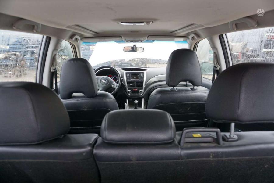 Grey Subaru Forester 2013 in Klaipeda, with an engine capacity of 2.00 L and mileage of 245 thousand km for 2300 €, photo 17 on AUTOMOTO.COM.LV