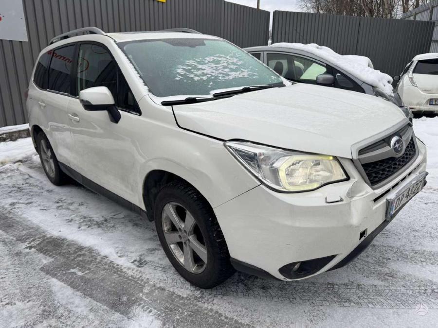 Pelēks Subaru Forester 2014 Viļņa, ar dzinēja tilpumu 2.00 L un nobraukumu 199 tūkst. km par 4750 €, foto 3 vietnē AUTOMOTO.COM.LV