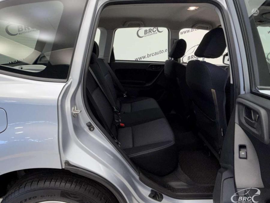 Pelēks Subaru Forester 2014 Viļņa, ar dzinēja tilpumu 2.50 L un nobraukumu 306 tūkst. km par 8900 €, foto 11 vietnē AUTOMOTO.COM.LV