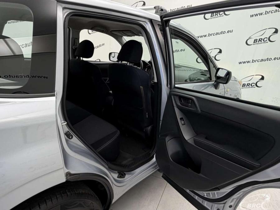 Pelēks Subaru Forester 2014 Viļņa, ar dzinēja tilpumu 2.50 L un nobraukumu 306 tūkst. km par 8900 €, foto 14 vietnē AUTOMOTO.COM.LV