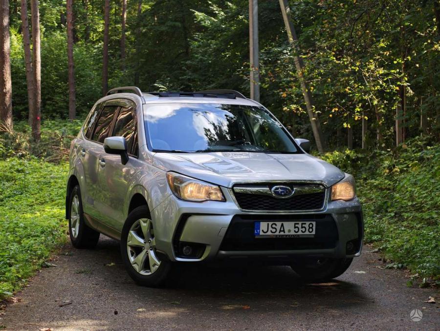 Grey Subaru Forester 2014 in Vilnius, with an engine capacity of 2.50 L and mileage of 182 thousand km for 9800 €, photo 1 on AUTOMOTO.COM.LV