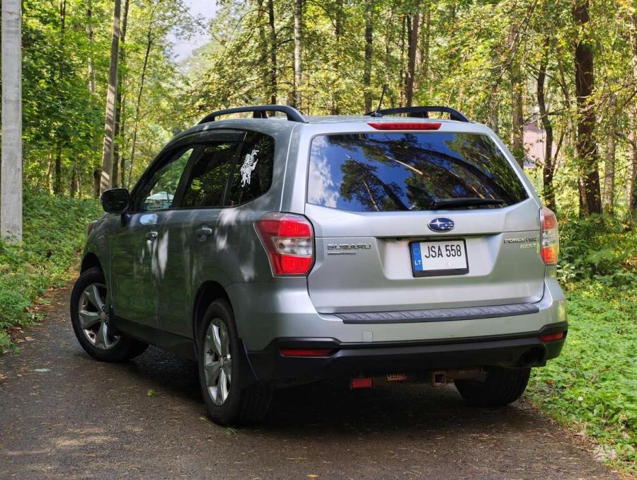 Grey Subaru Forester 2014 in Vilnius, with an engine capacity of 2.50 L and mileage of 182 thousand km for 9800 €, photo 3 on AUTOMOTO.COM.LV