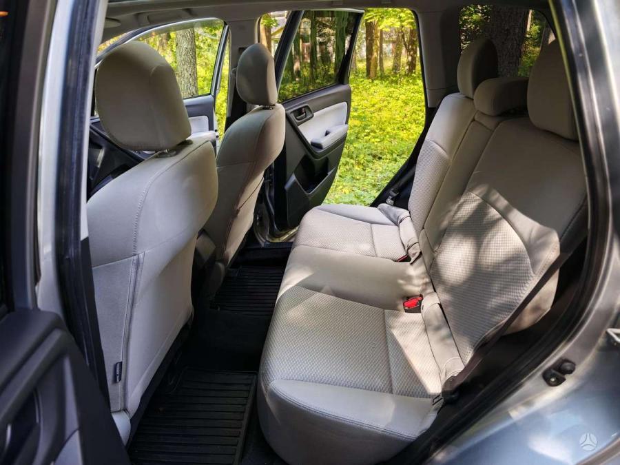 Grey Subaru Forester 2014 in Vilnius, with an engine capacity of 2.50 L and mileage of 182 thousand km for 9800 €, photo 12 on AUTOMOTO.COM.LV