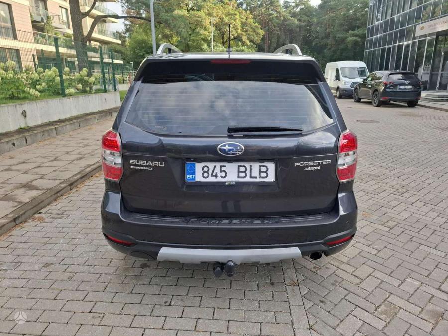 Grey Subaru Forester 2014 in Vilnius, with an engine capacity of 2.00 L and mileage of 236 thousand km for 7400 €, photo 7 on AUTOMOTO.COM.LV
