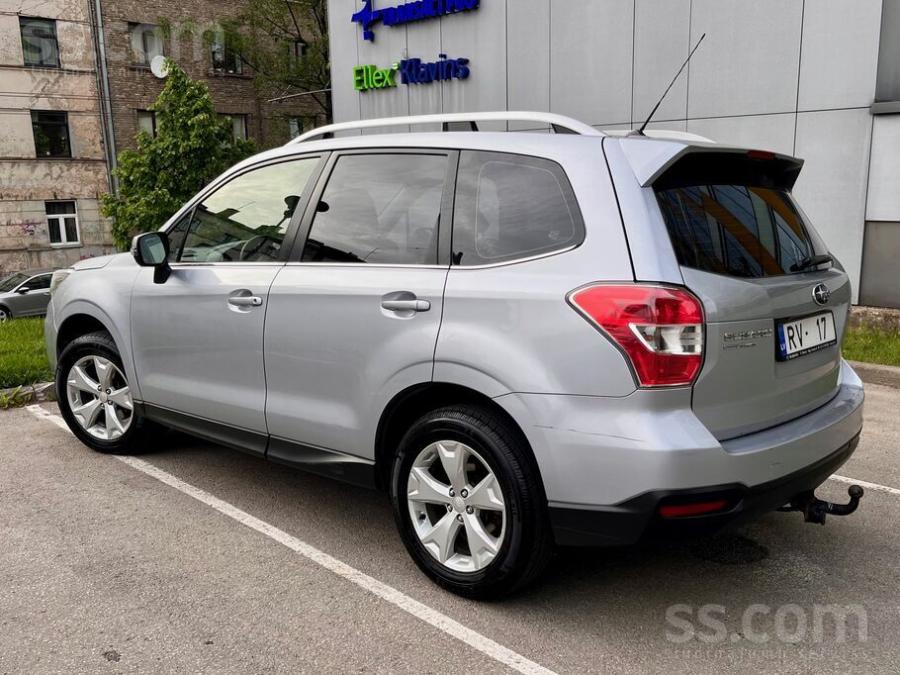 Grey Subaru Forester 2015 in Riga, with an engine capacity of 2.00 L and mileage of 148 thousand km for 6500 €, photo 1 on AUTOMOTO.COM.LV